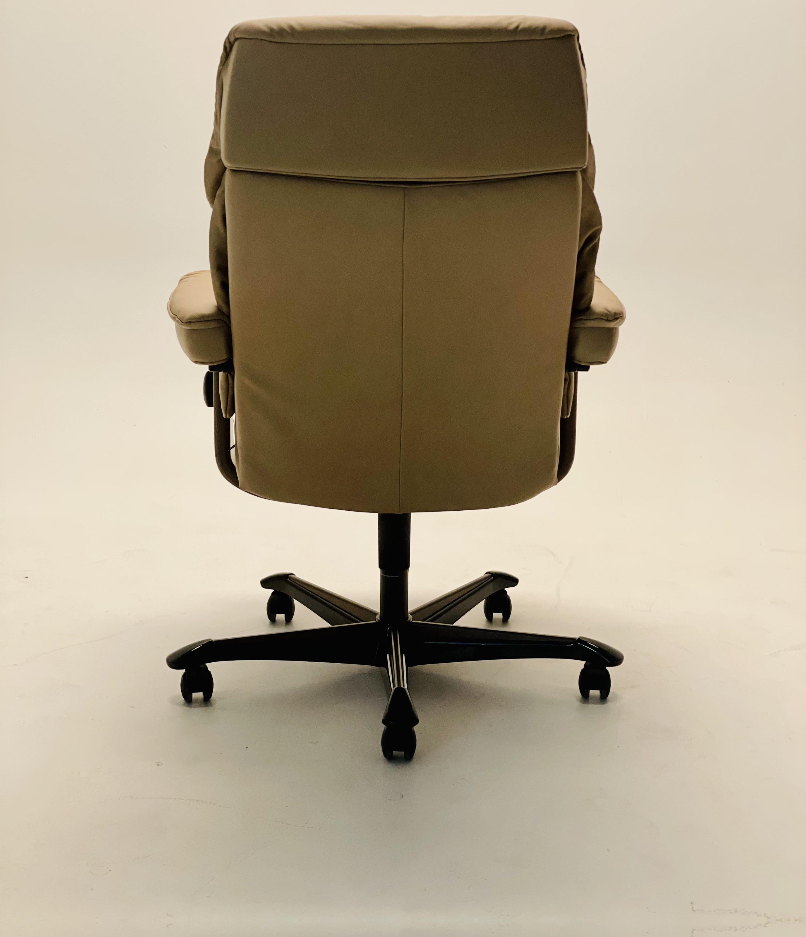 Stressless Stressless Ruby 400109196 Office Executive Chair Baer s Furniture Office Task Chairs